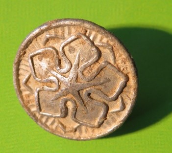 Gold bracteate from the Migration Period found in Norway | XP METAL ...