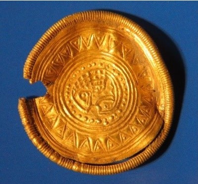 Gold bracteate from the Migration Period found in Norway - XP Metal ...
